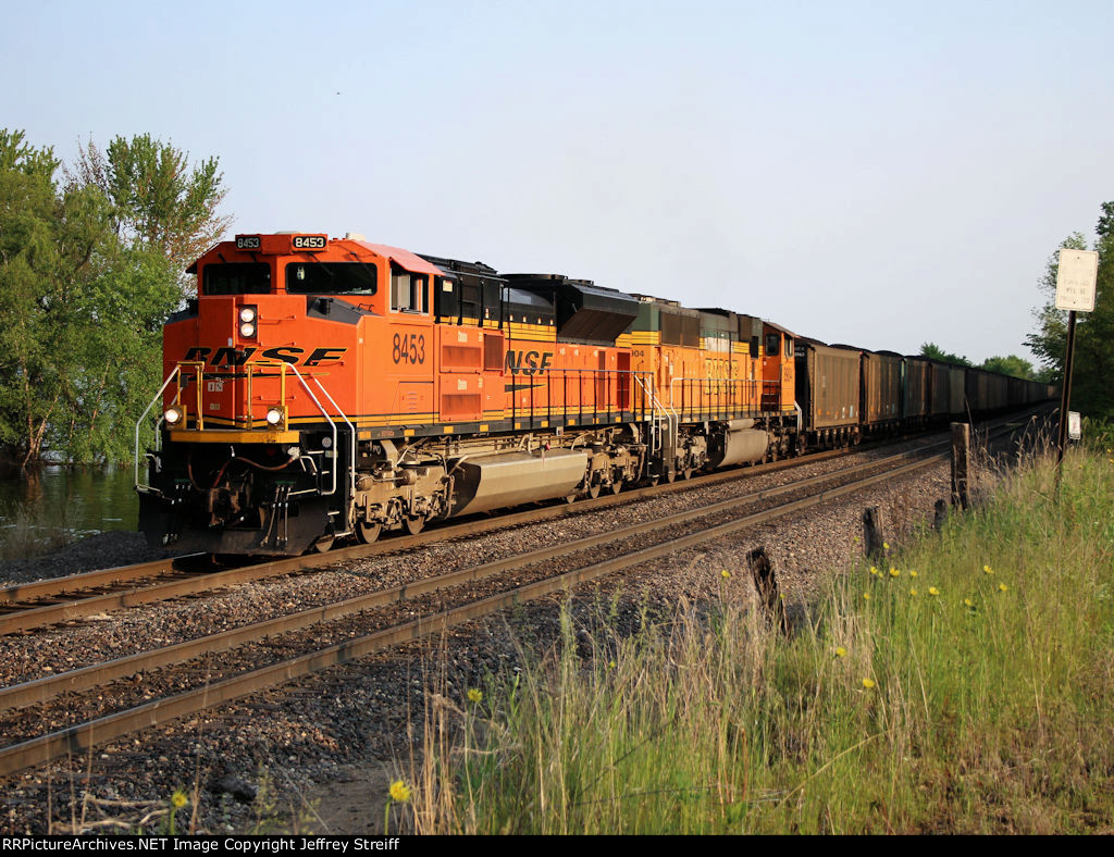 BNSF 8453